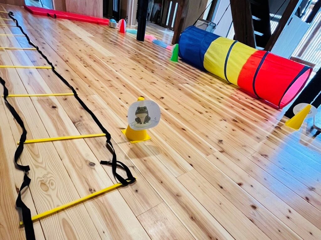 カエルサーキット | mammal-まんまる- 大阪市阿倍野区 児童発達支援 放課後等デイサービス まんまる 療育 運動療育 サーキット